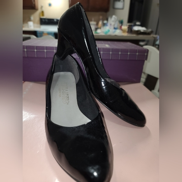 Socialite | Shoes | Socialites Size 6 Black Patent Pumps | Poshmark